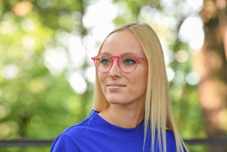 The Art of Pairing: How to Match Your Classic Eyeglasses with Outfits